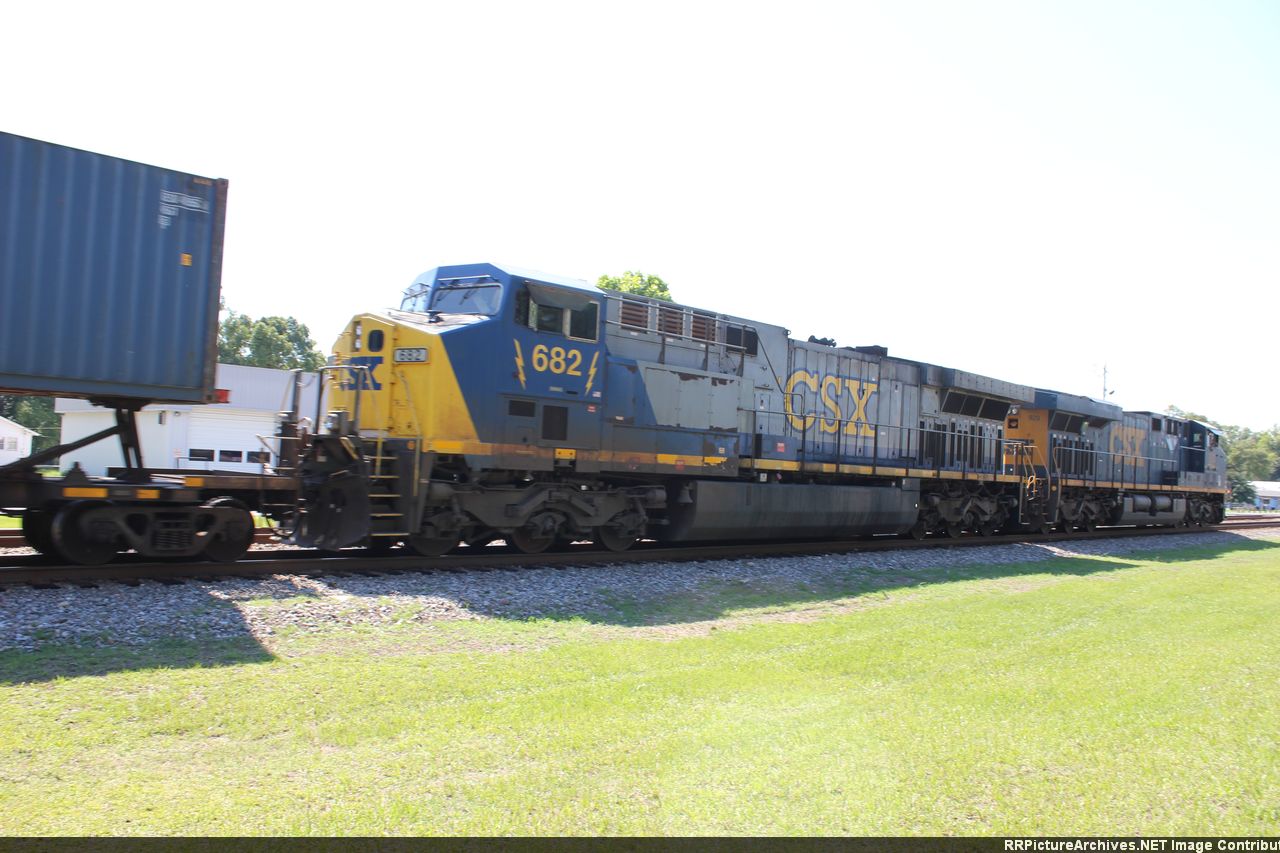 CSX 682